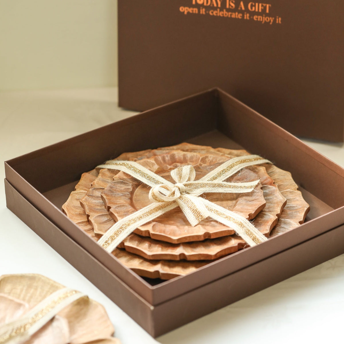 Brown Gift Box – Pastiche