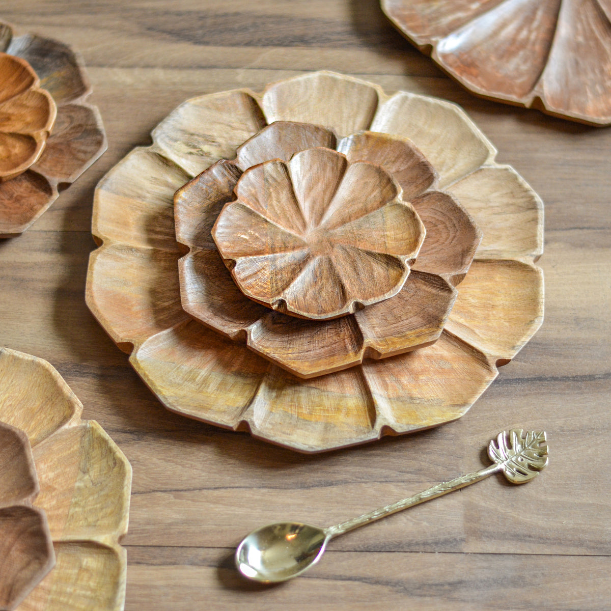 Lotus Plates – Pastiche